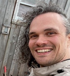 Dal Prof vs. Inuit Rage Queen – Frank Magazine